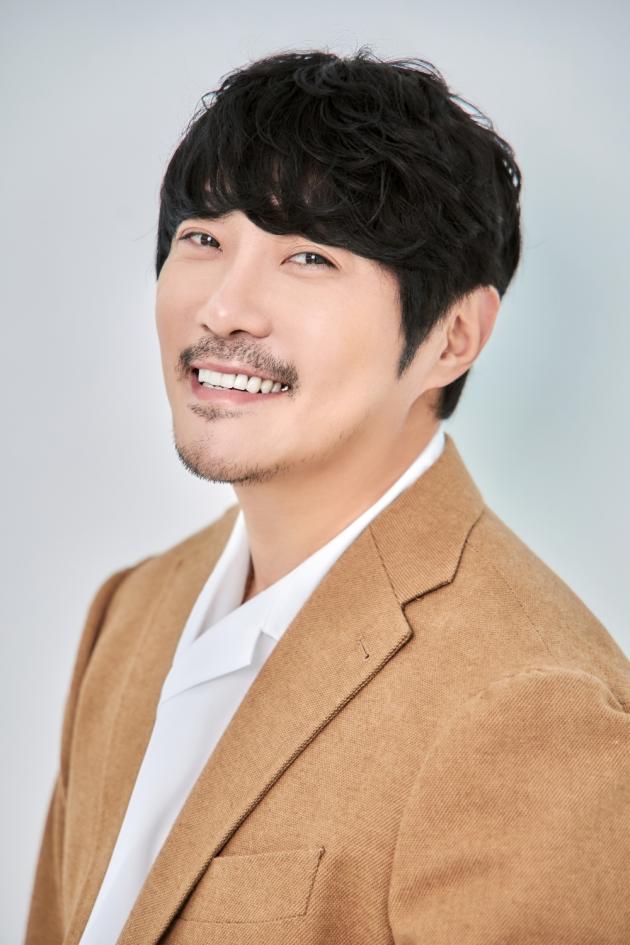 KCM, 10일 日 신곡 발표, 본격적 일본활동... "신인의 마음으로 버스킹 공연"